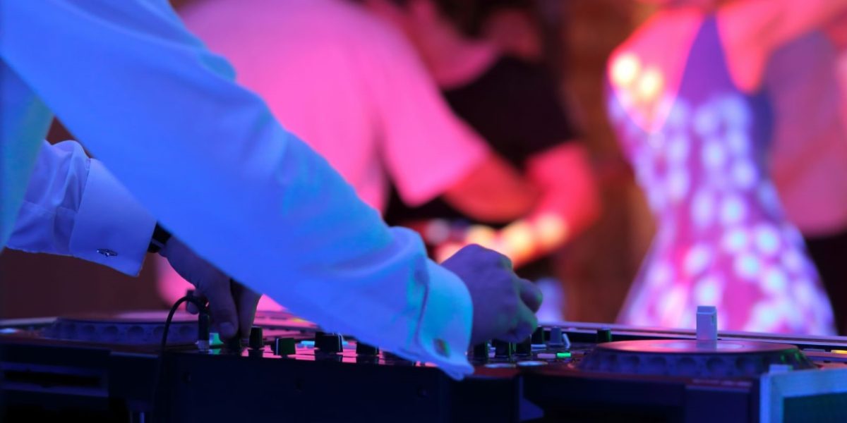 LASER NIGHT – Location de structure gonflable à Rennes.